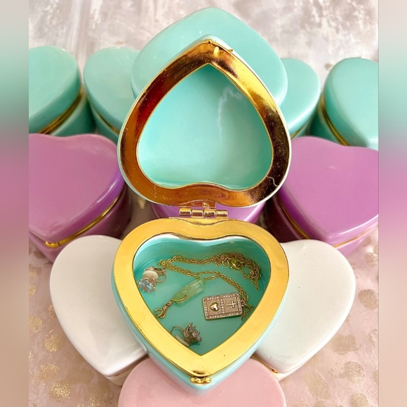 Jewelry | Nwt Porcelain Heart Shaped Trinket Box With Lid Purple Or ...